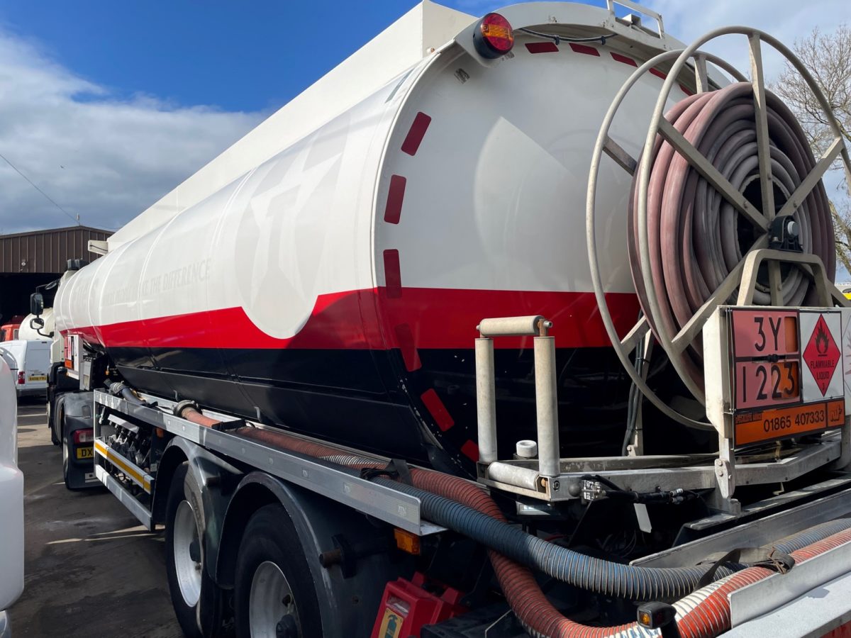 RTN Ltd 2016 32,000ltr Lakeland Urban trailer with 2016 DAF FTP Tractor ...